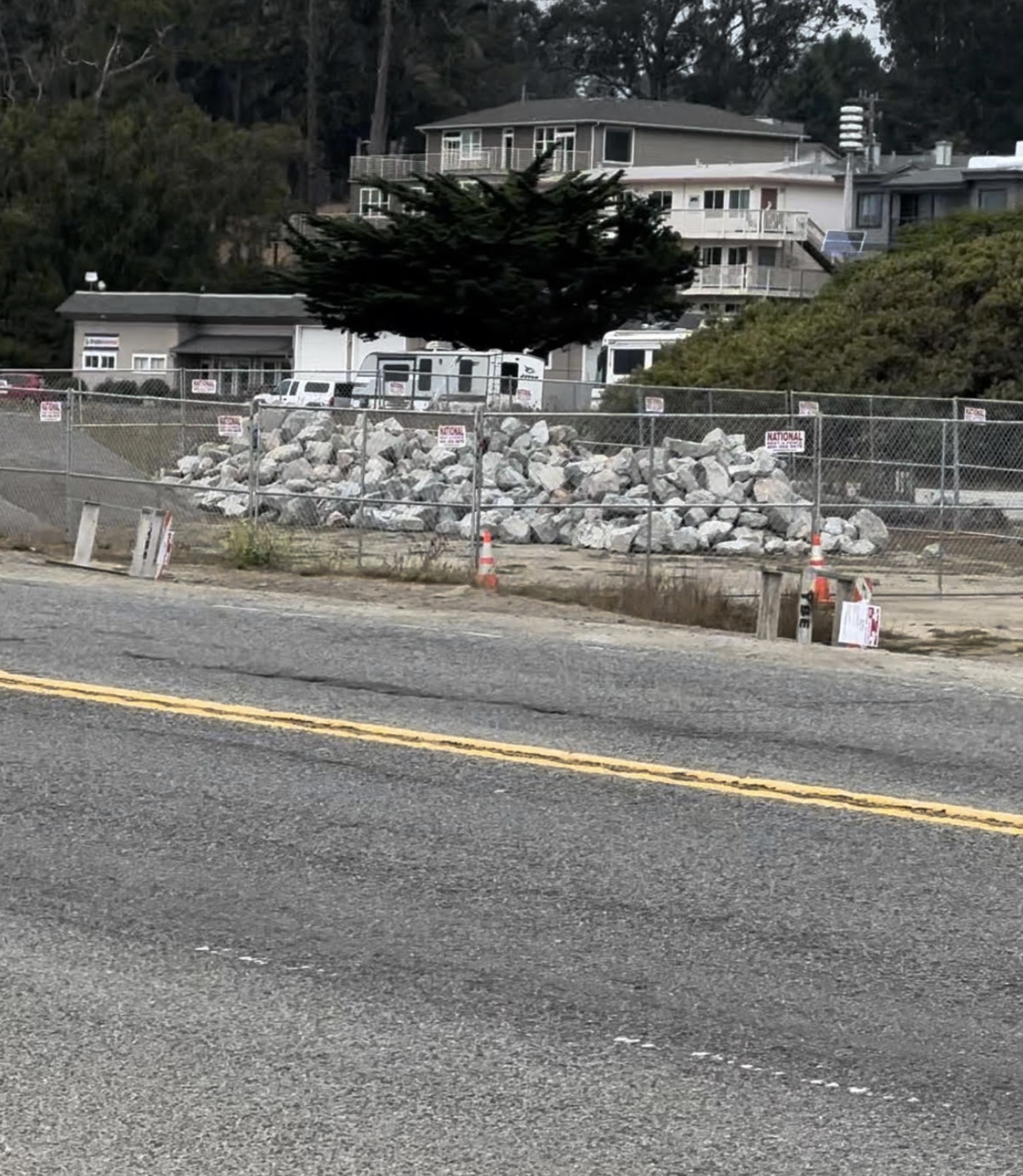 Caltrans Staging to Repair Surfers Beach Coastal Trail from 2022 and ...